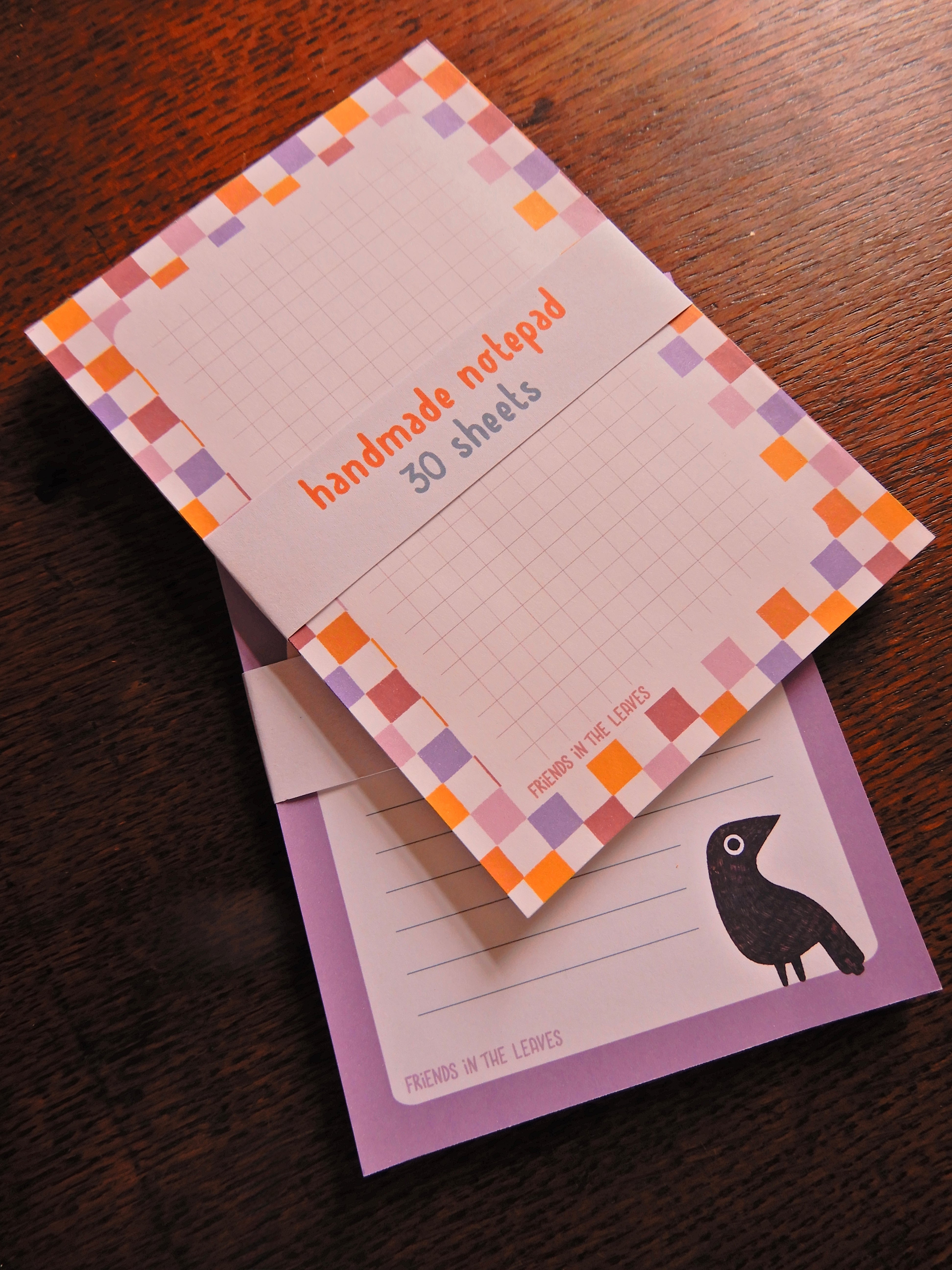 Checkered notepad – Friends in the Leaves